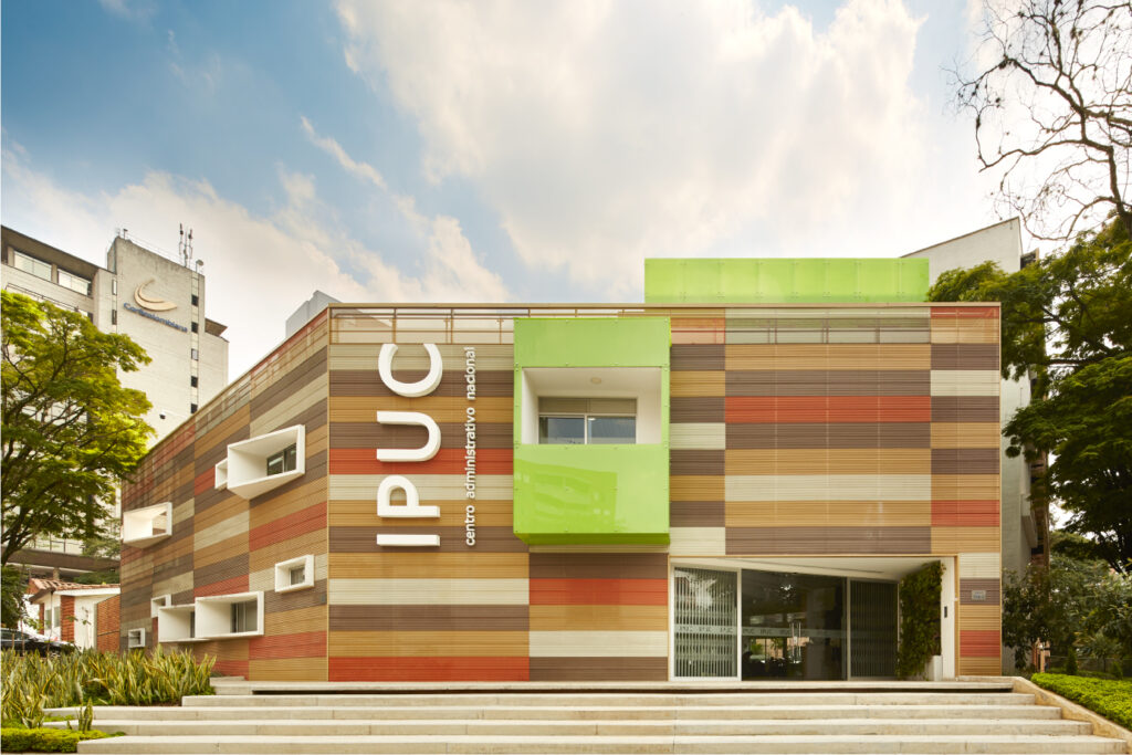 Centro administrativo IPUC • Hunter Douglas Architectural